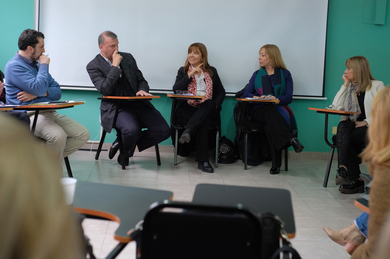 Taller sobre conflictos comunitarios en Buenos Aires - Facultad de ...